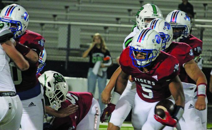 "Tidehaven defeats Clifton, heads to area playoff with Nixon-Smiley" by ...